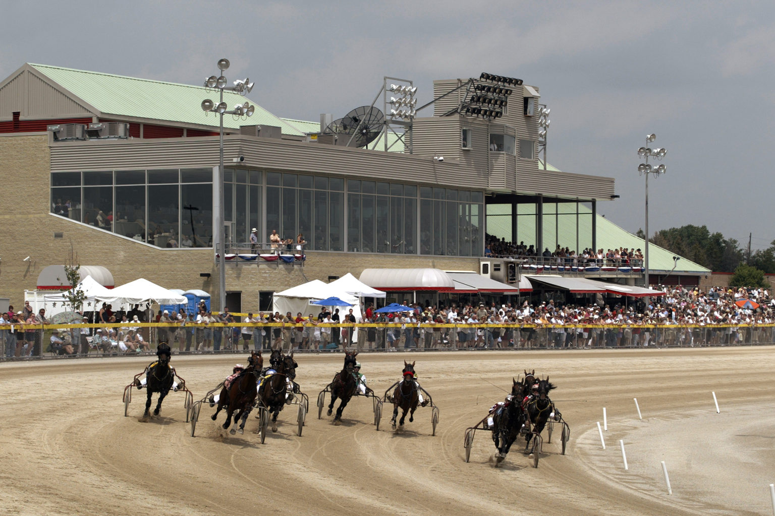 Horseracing - The GrandWay